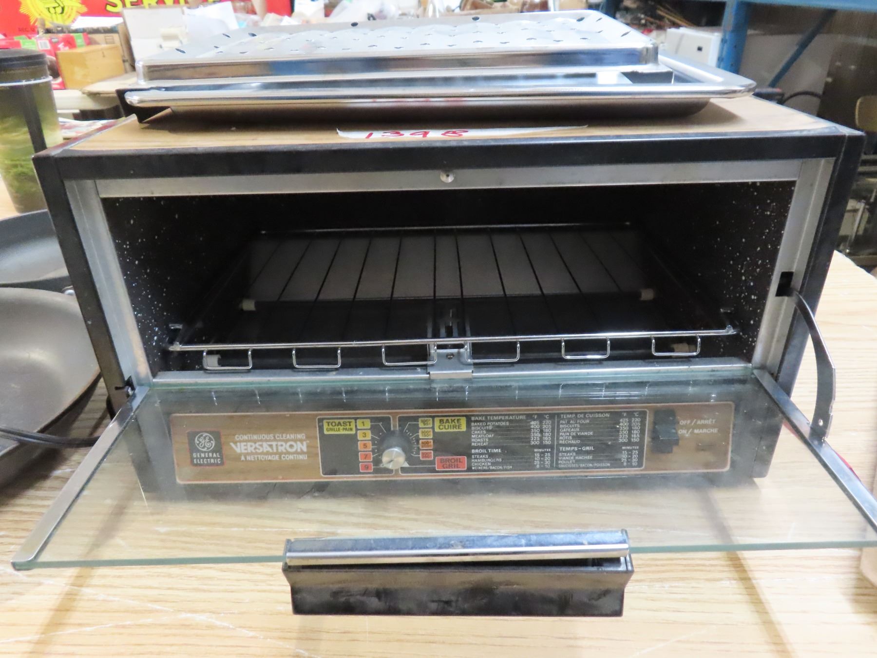 Vintage general electric GE versatron 1000 toaster oven with 5 fry pans ...