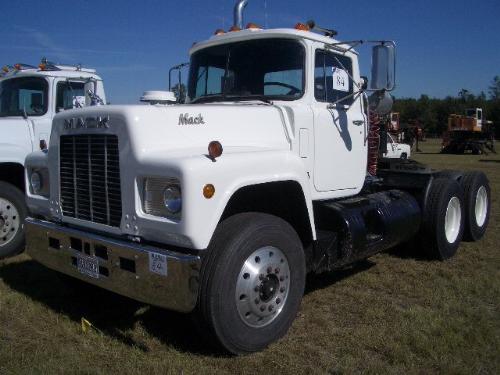 1989 MACK R688ST T/A TRUCK TRACTOR - J.M. Wood Auction Company, Inc.