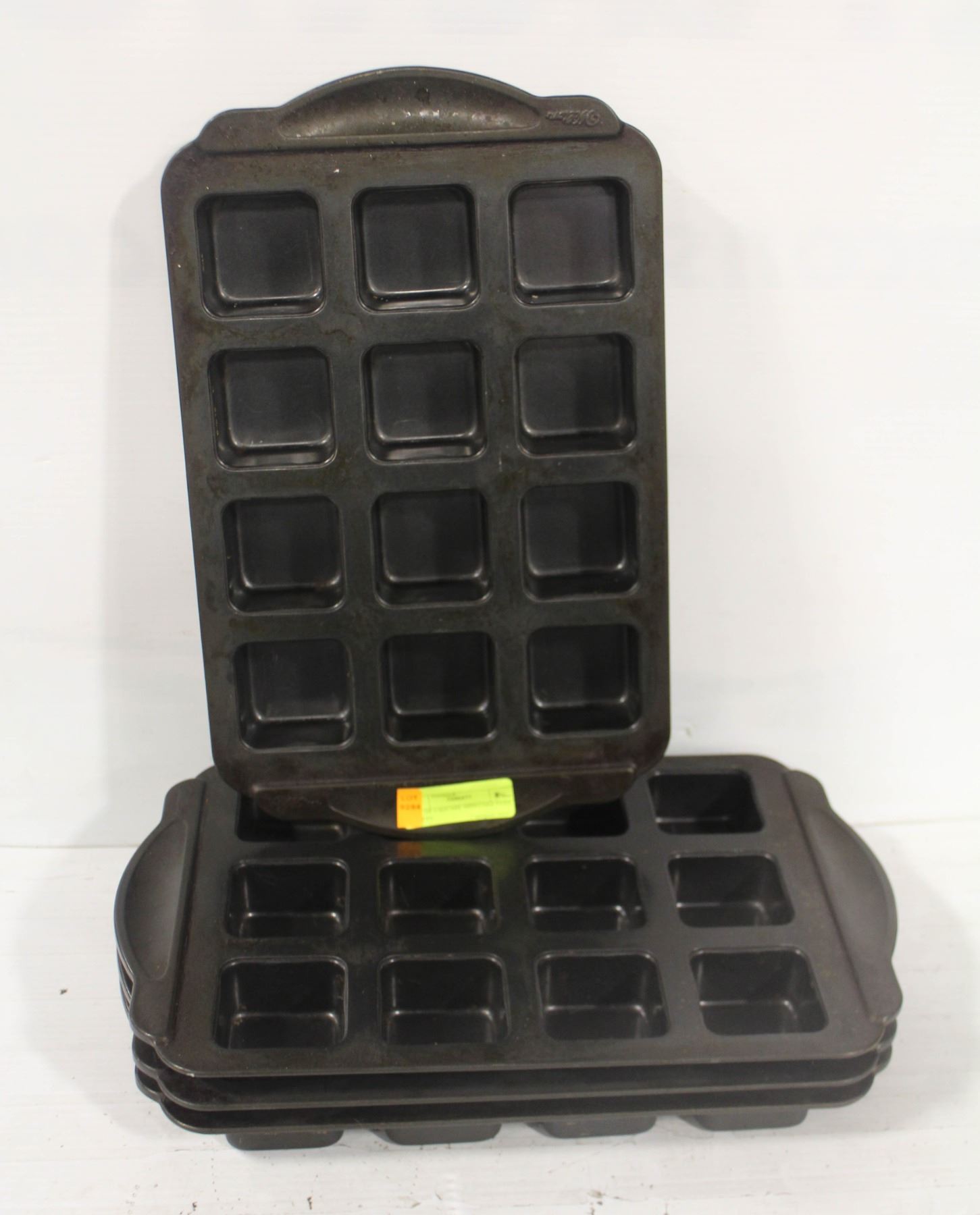 LOT OF 4 SQUARE MINI CAKE PANS 12/ PAN