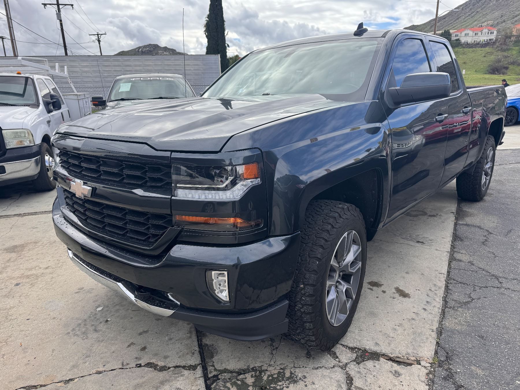 2019 Chevy Silverado - CLEAN/88,278 Mi