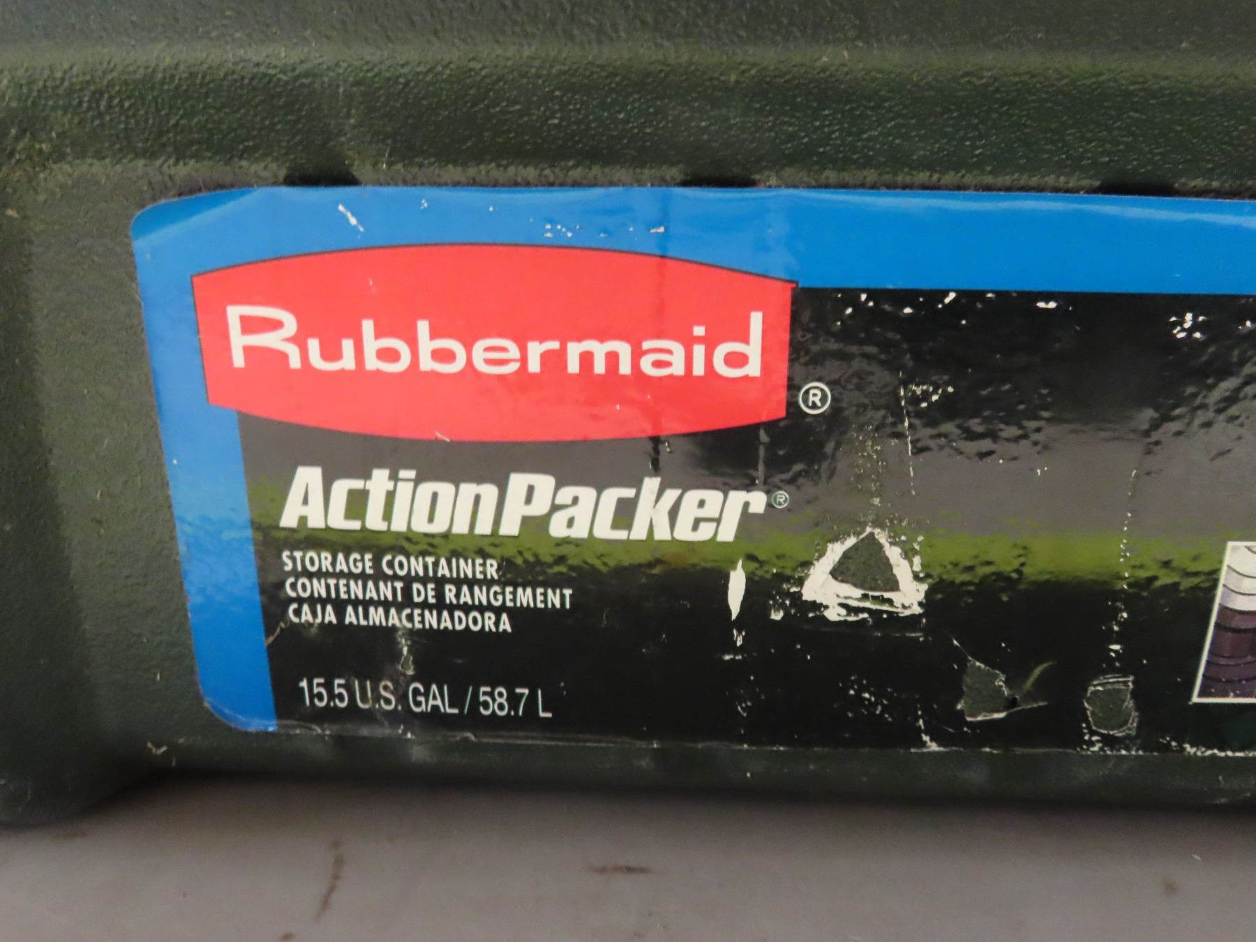 58.7L rubber maid action packer - Schmalz Auctions