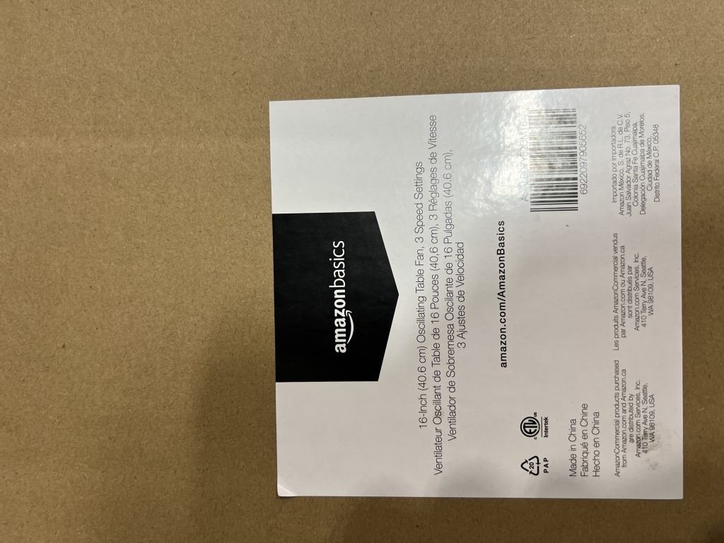 BRAND NEW WHITE 16 INCH 3 SPEED OSCILLATING TABLE FAN BRAND NEW WHITE 16 INCH 3 SPEED OSCILLATING TABLE FAN