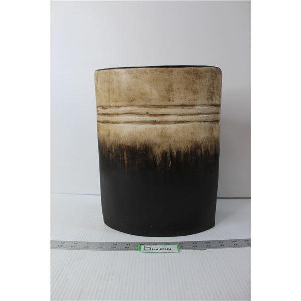 Large Vase Bodnarus Auctioneering