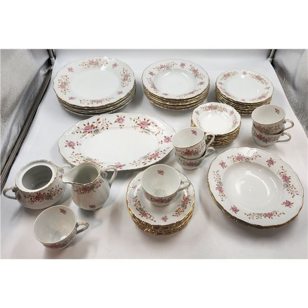 Fine Bohemian China "Heritage" Set Made in Czechoslovakia 39pc