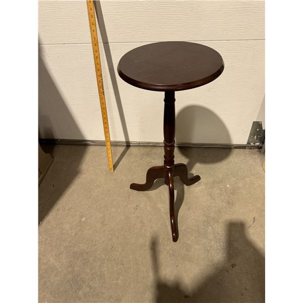 Bombay and co. Table