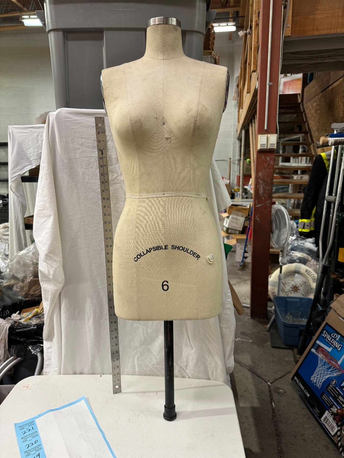 Sewing maniquin