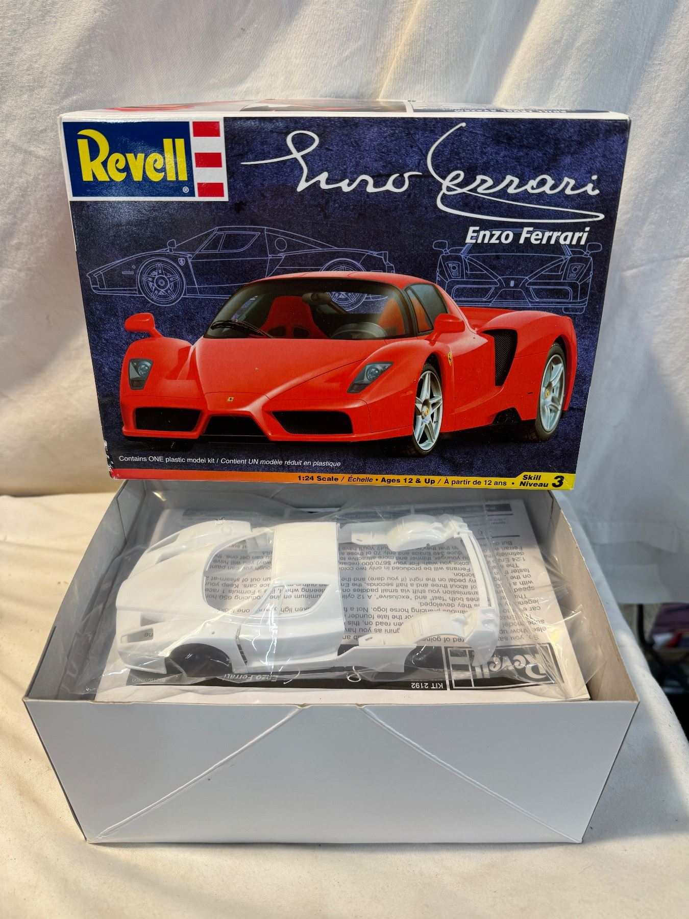 Revel Enzo Ferrari model kit