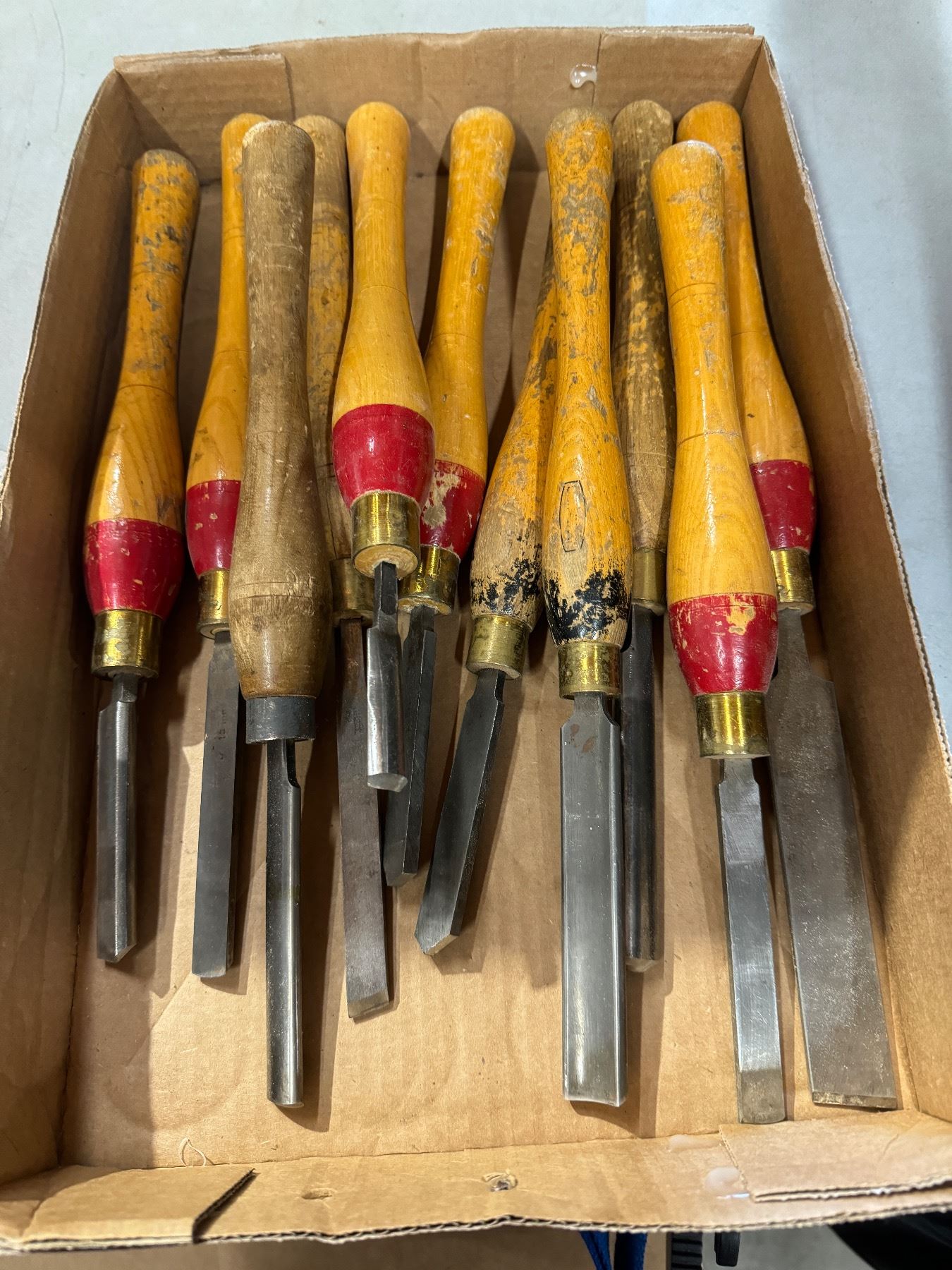 Lathe chisels