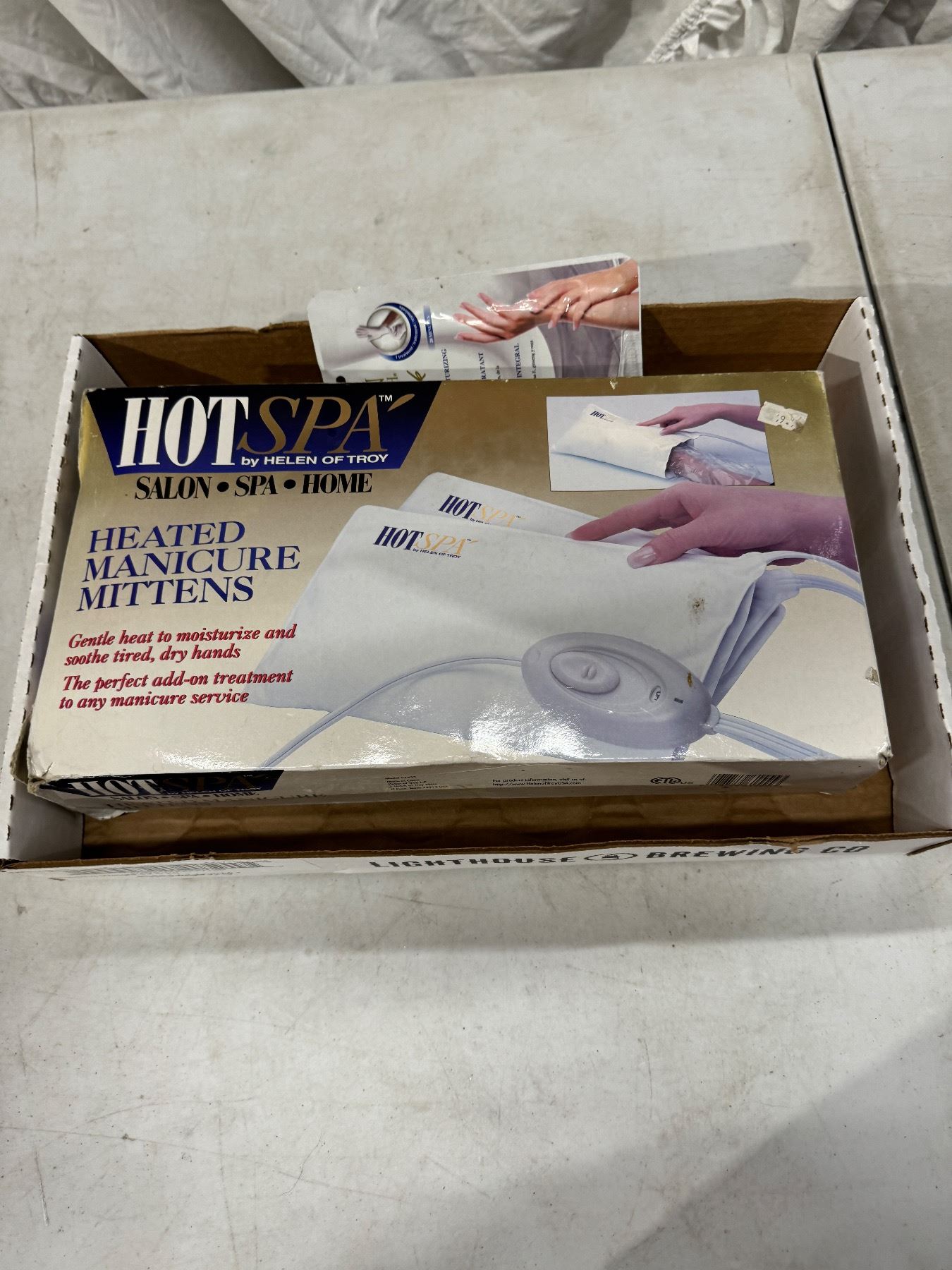 Heated manicure mittens