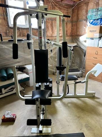 Weider Pro 9635 home gym, good condition, no rips or tears