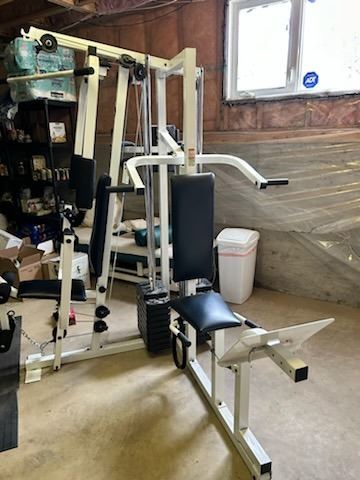 Weider Pro 9635 home gym, good condition, no rips or tears