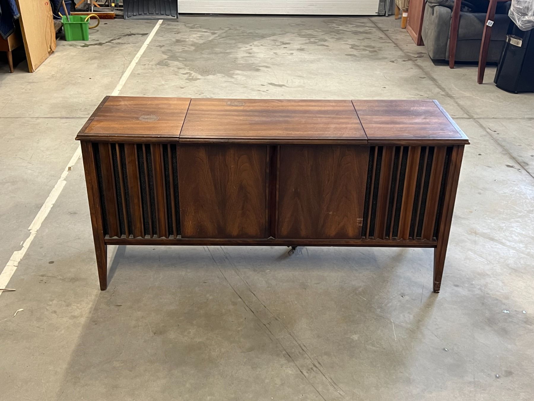 Mid Century Console Stereo - Deilcraft Walnut Cabinet with Electrohome ...