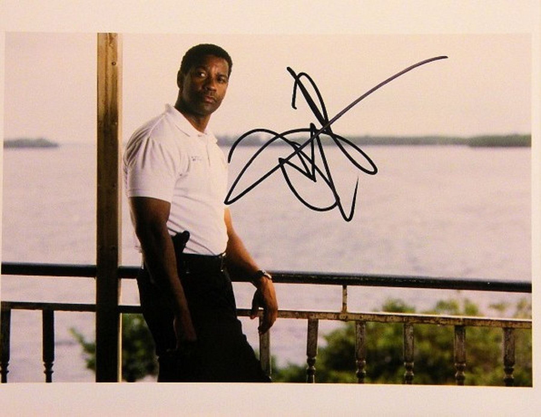 Denzel Washington signed movie still photo