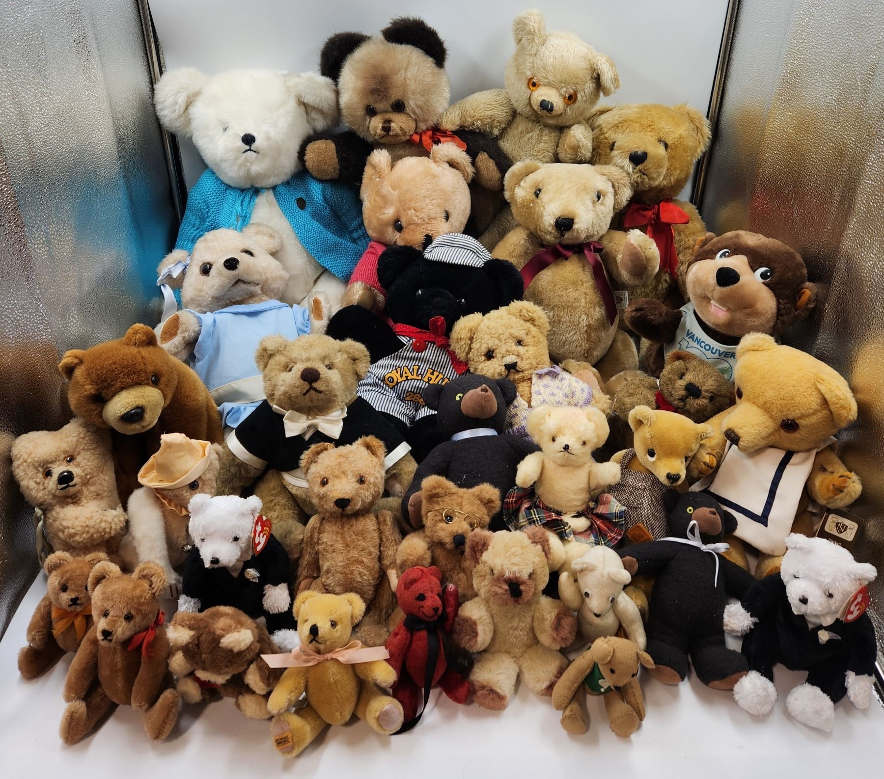 Large Lot of Vintage Collectible Bears