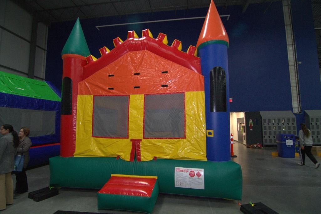 Happy Jump: Castle III [Bounce House] 15' x 15' INCLUDES AIR BLOWER AND ...