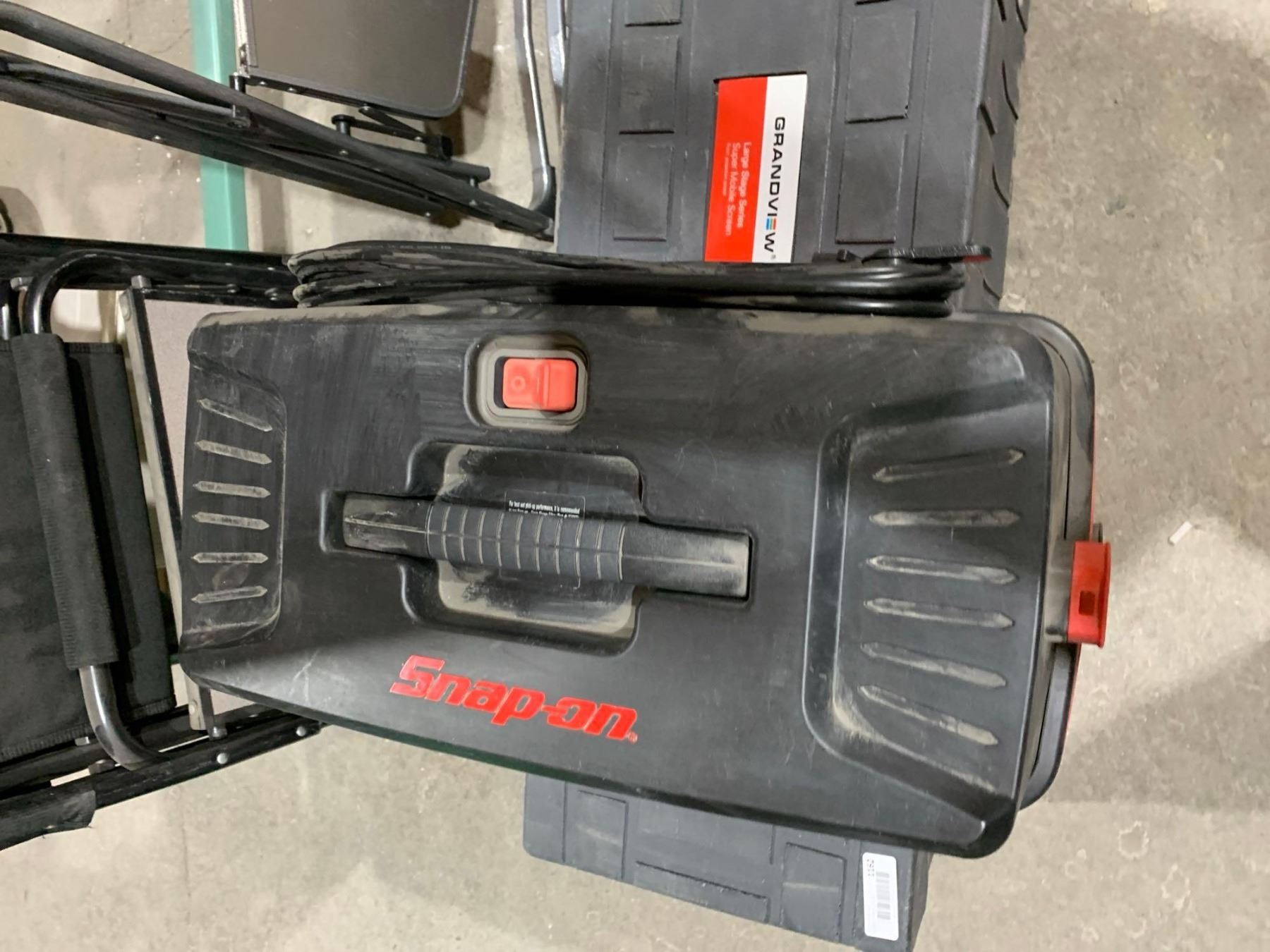 Snap on Wet/Dry Box Vac - 4 Gal