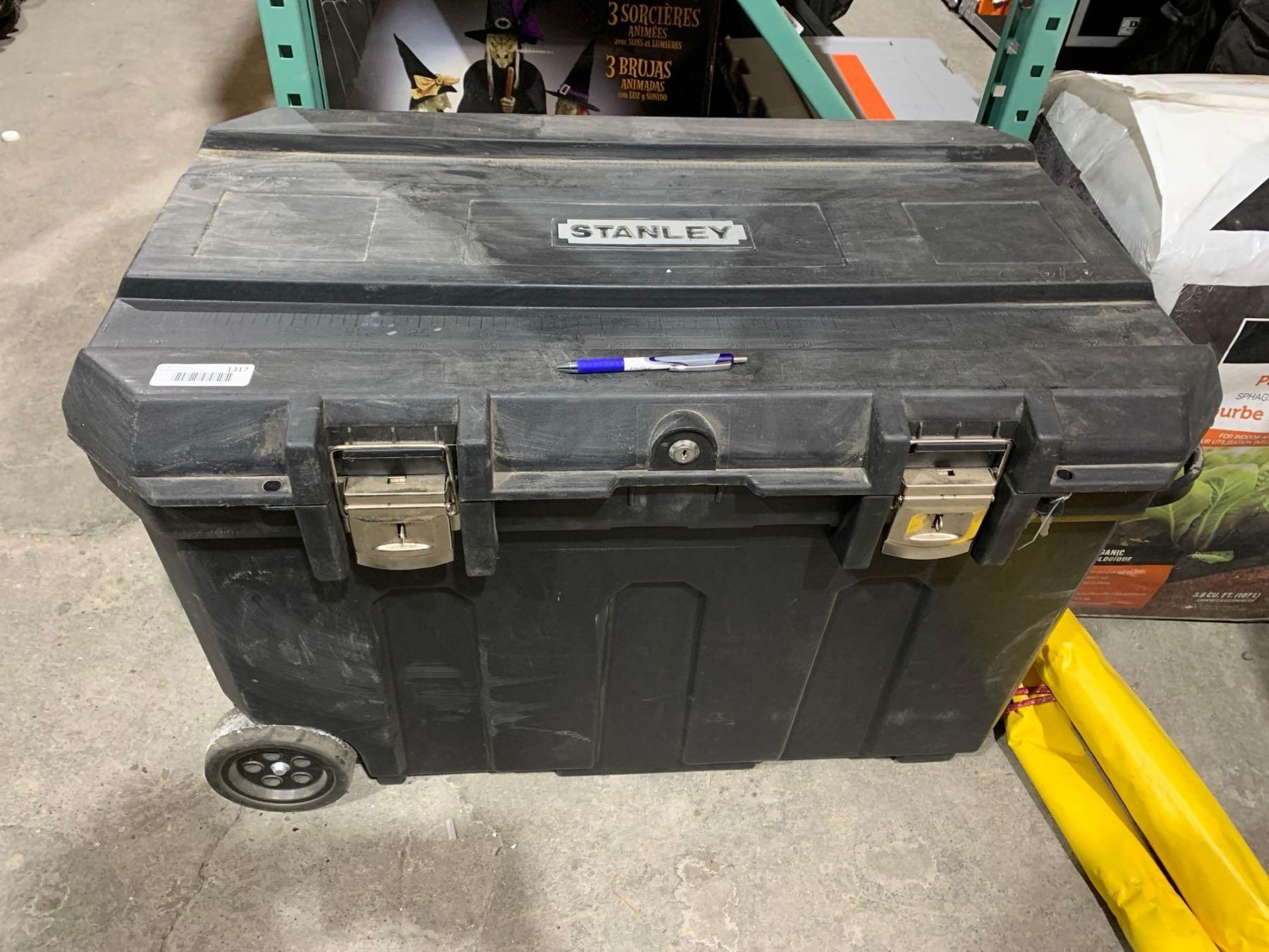 Stanley Hard Shell Wheeled Cary Case - No Keys - Unlocked