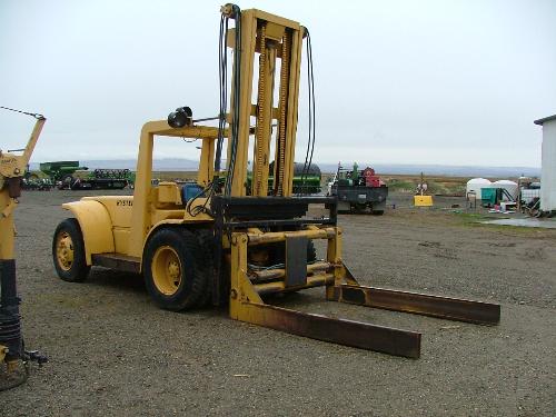Hyster 180 Hay Squeeze