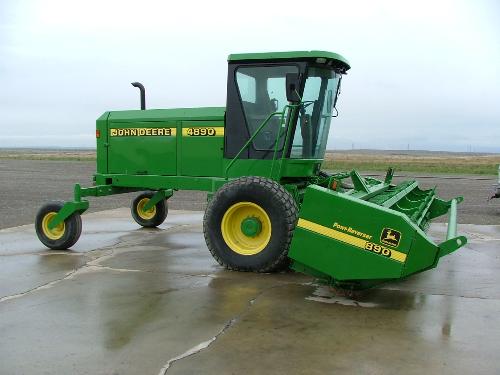 John Deere 4890 Swather