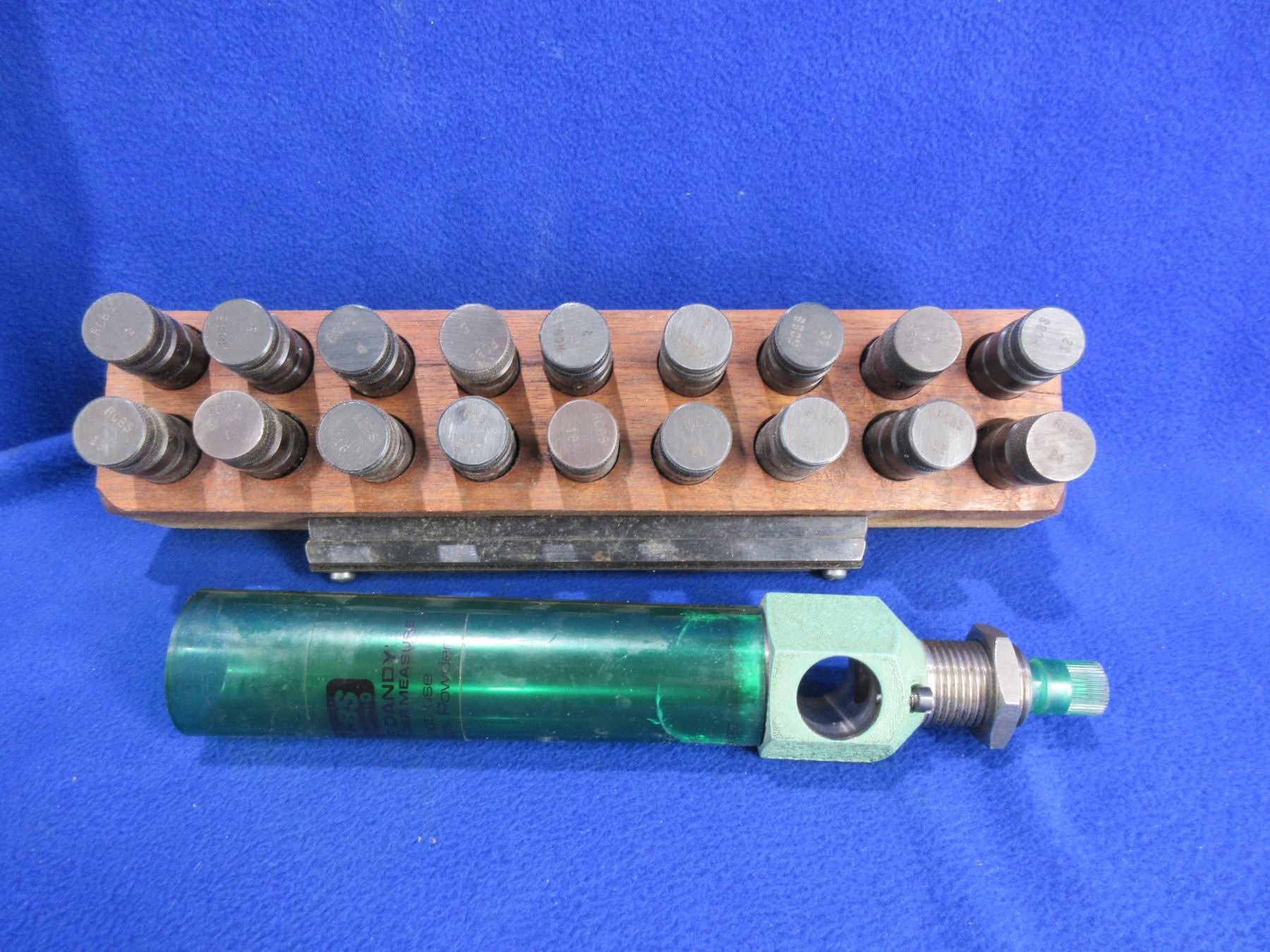 Little Dandy Powder Measure with 18 Rotors