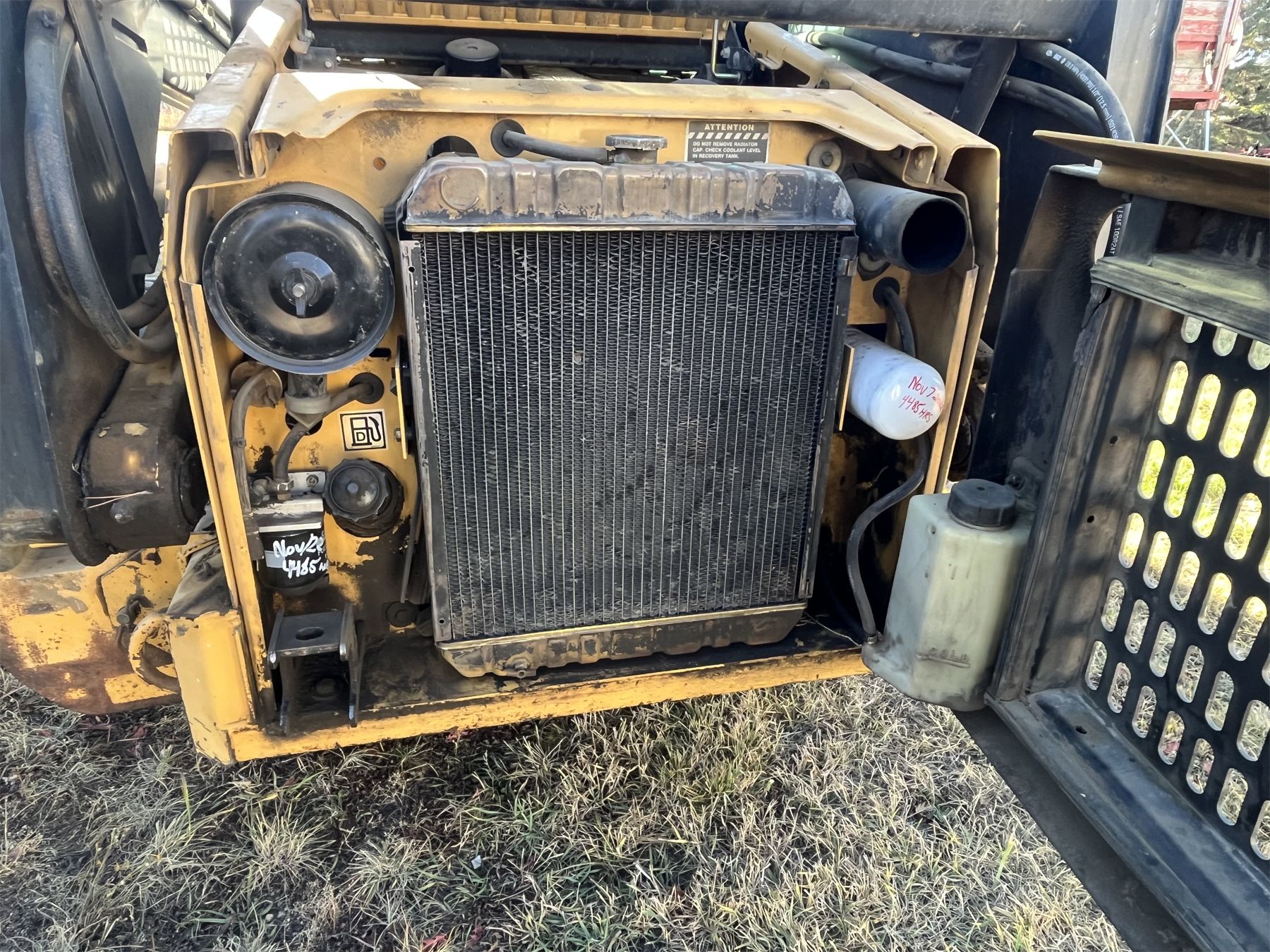 New Holland Skid Steer, LX665 Turbo. Approx 45HP. 4500 Hours