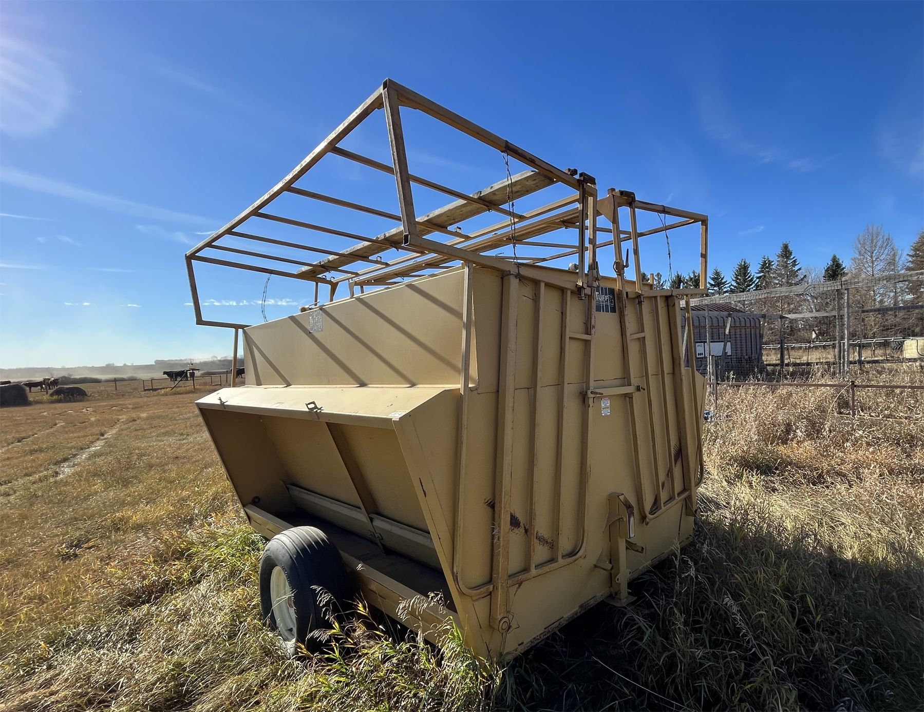 Tuff Creep Feeder, 250 bushel