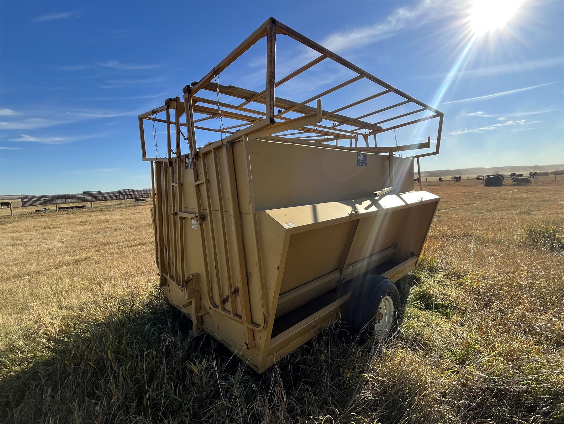 Tuff Creep Feeder, 250 bushel