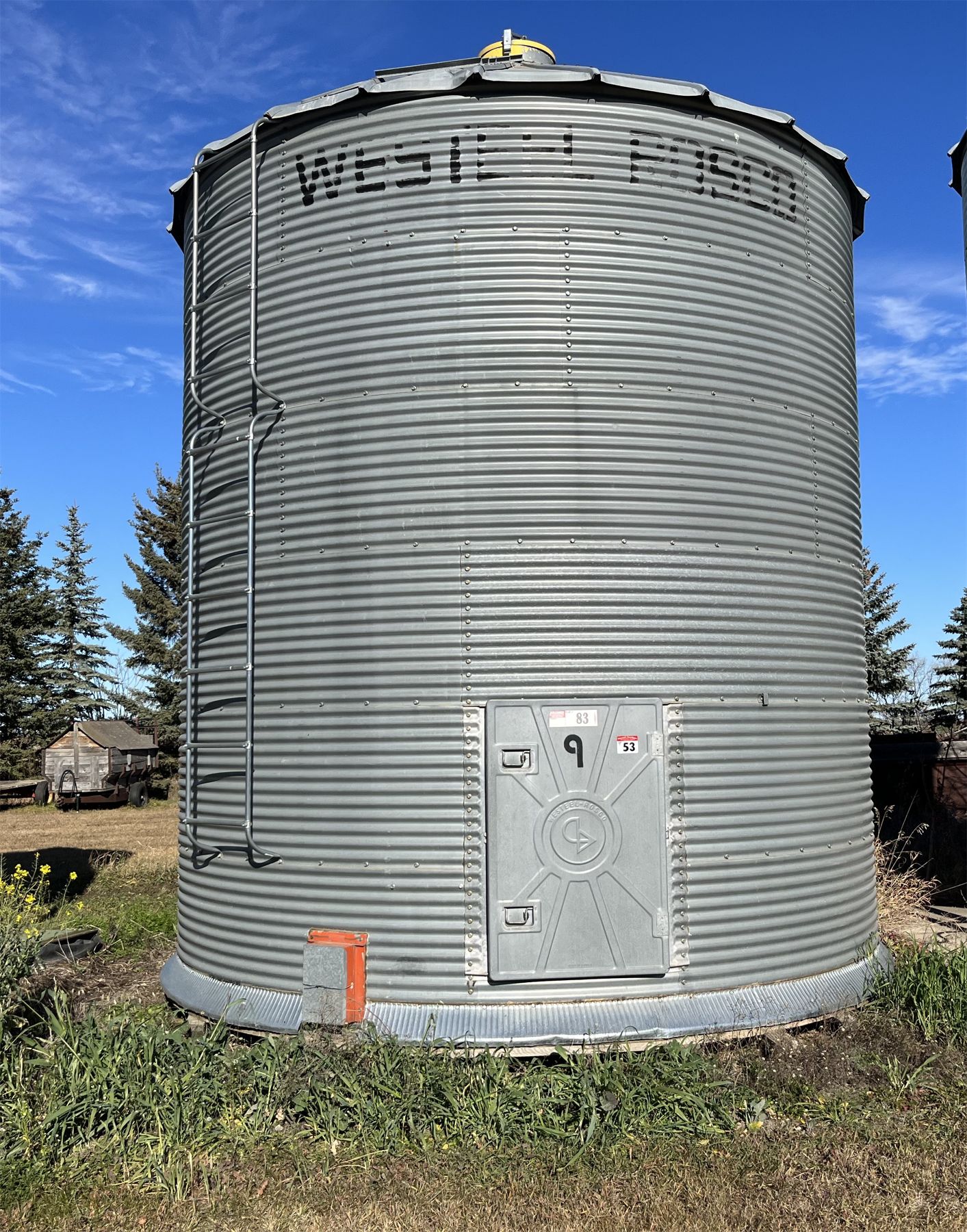 2000 Bushel Westeel Bin with flat bottom