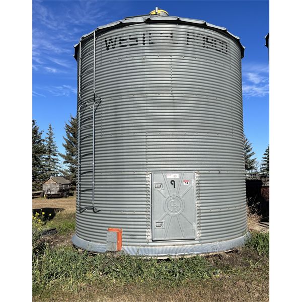 2000 Bushel Westeel Bin with flat bottom