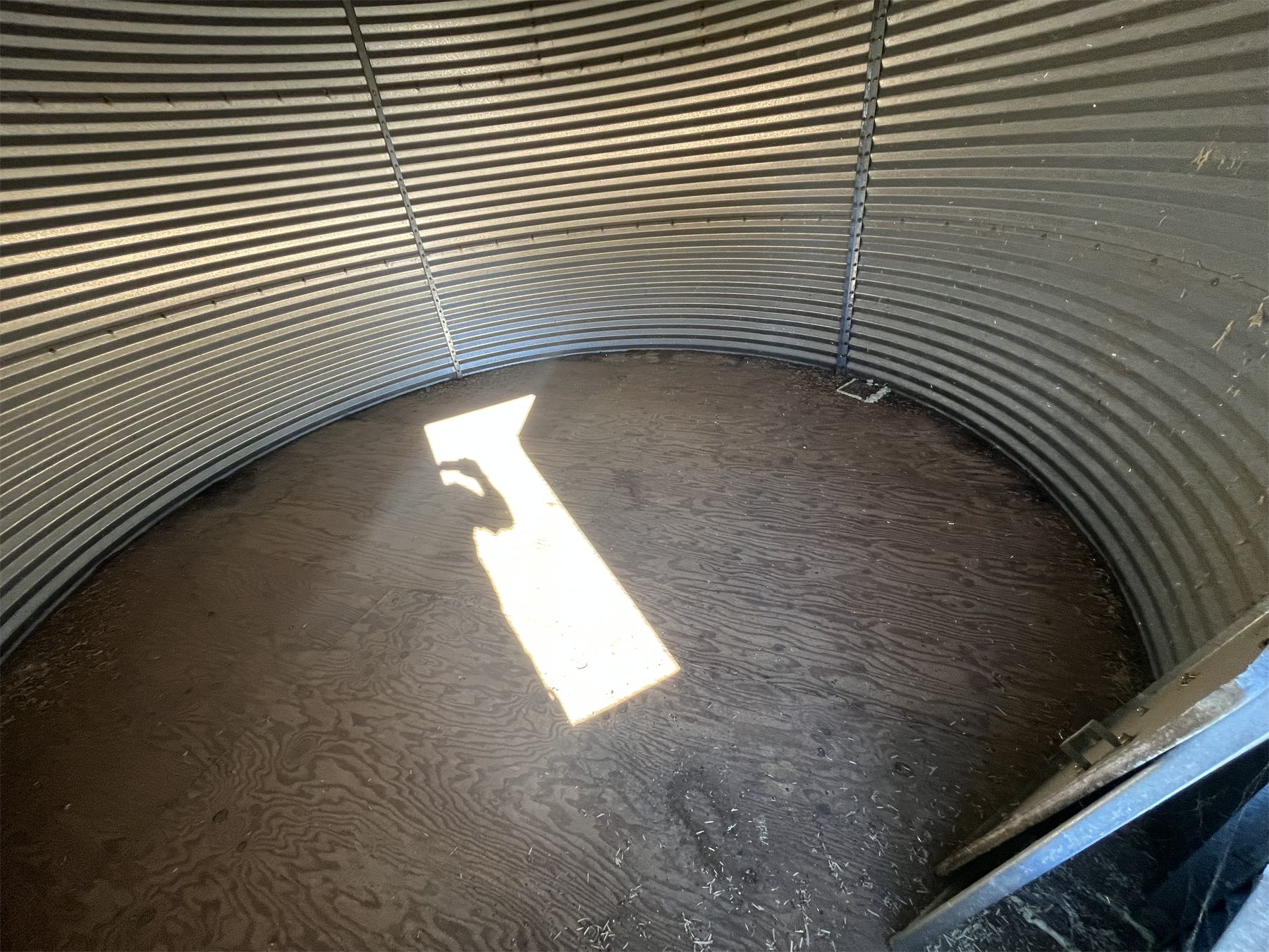 2000 Bushel Twister Flat Bottom Bin