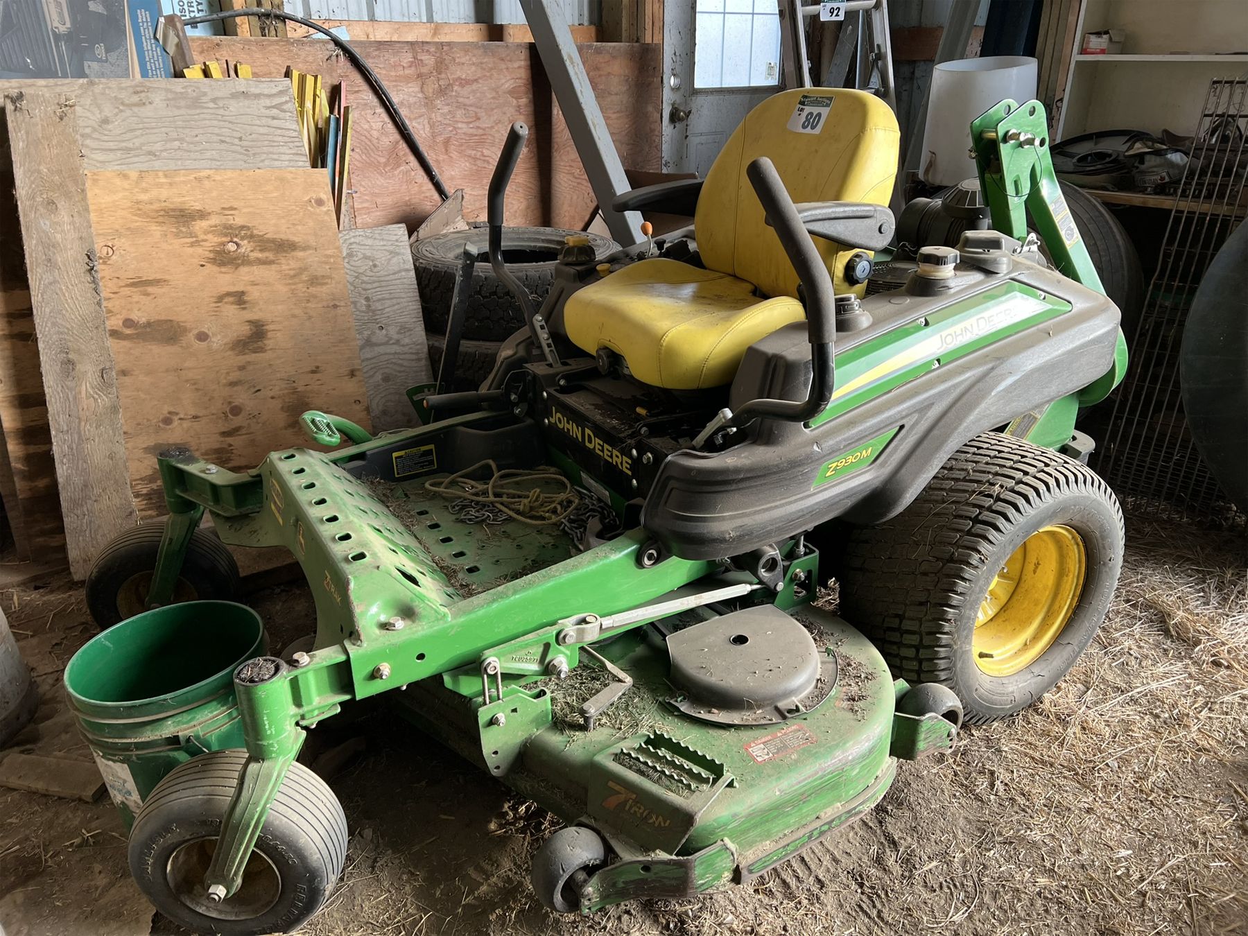 2013 John Deere Z930M with Roll Bar. 60"Blade. 25HP Gas Motor. 121 Hrs