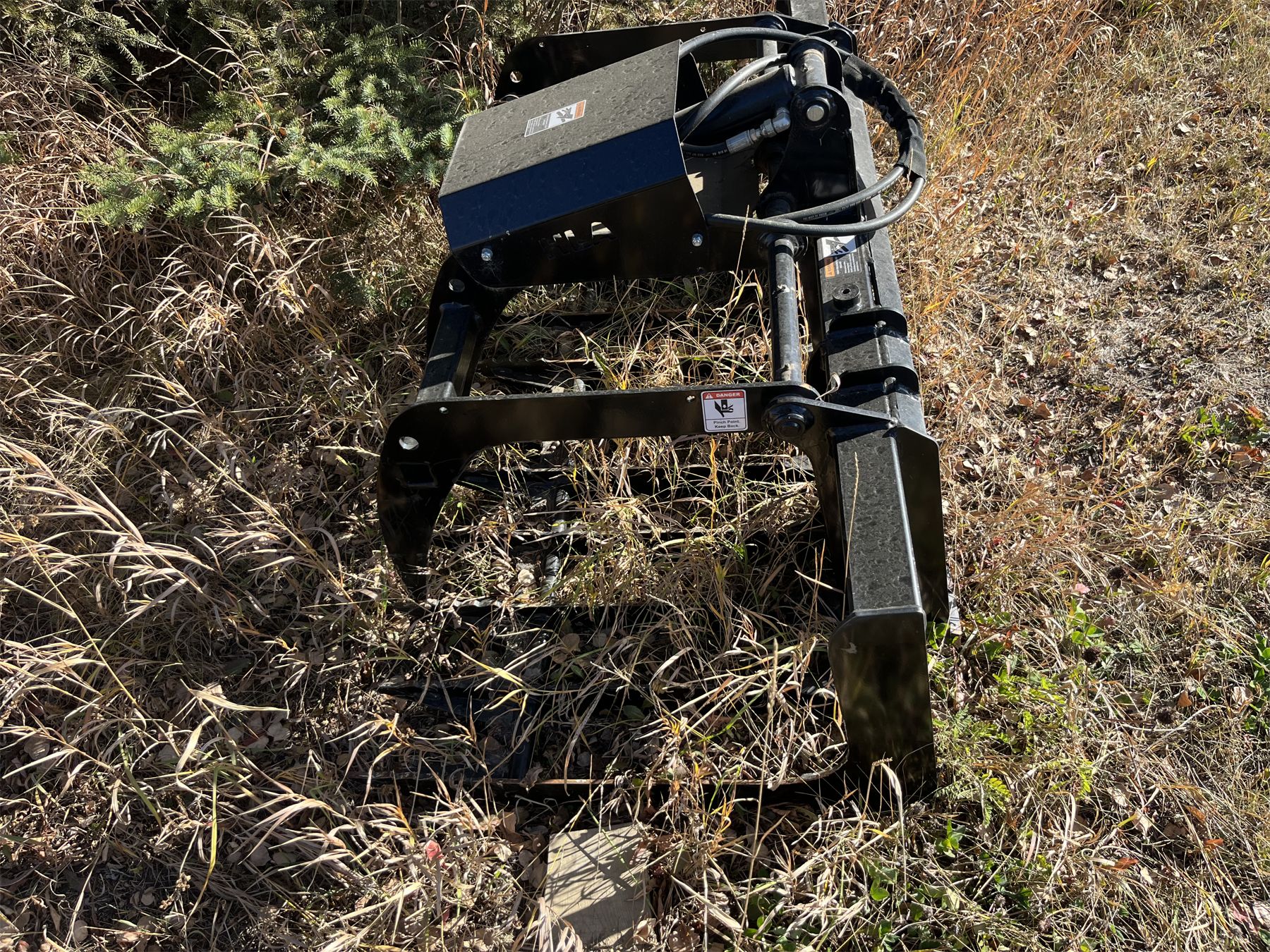 HLA Grapple Bucket for Skid Steer. (New)
