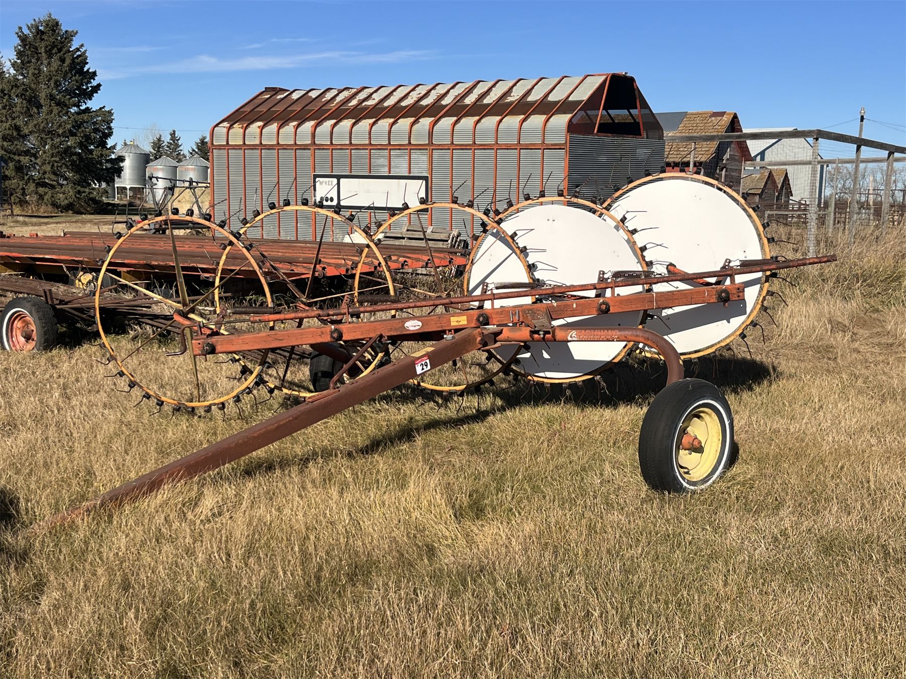 Farmhand 5 Wheel Rake