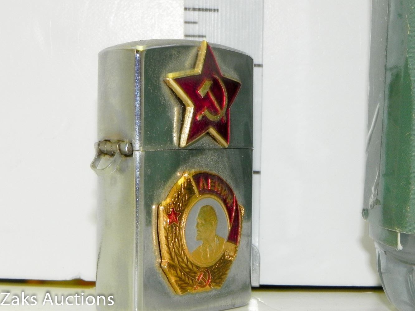 Vintage USSR Zippo(?) Novelty Order of Lenin Lighter