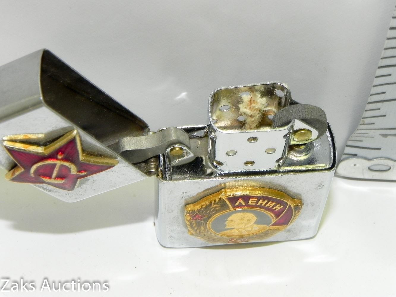 Vintage USSR Zippo(?) Novelty Order of Lenin Lighter