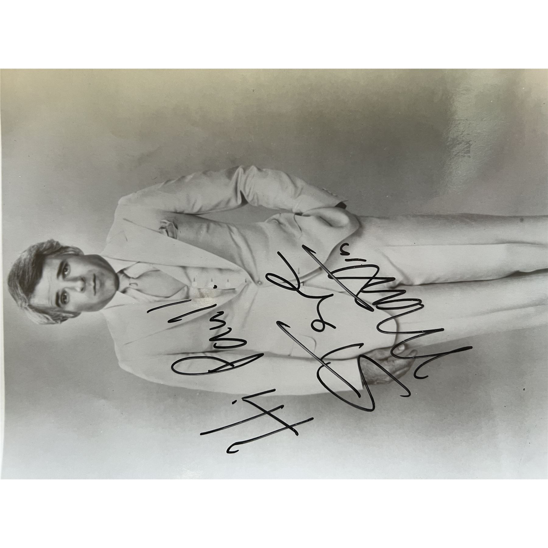 Steve Martin signed photo. GFA authenticated