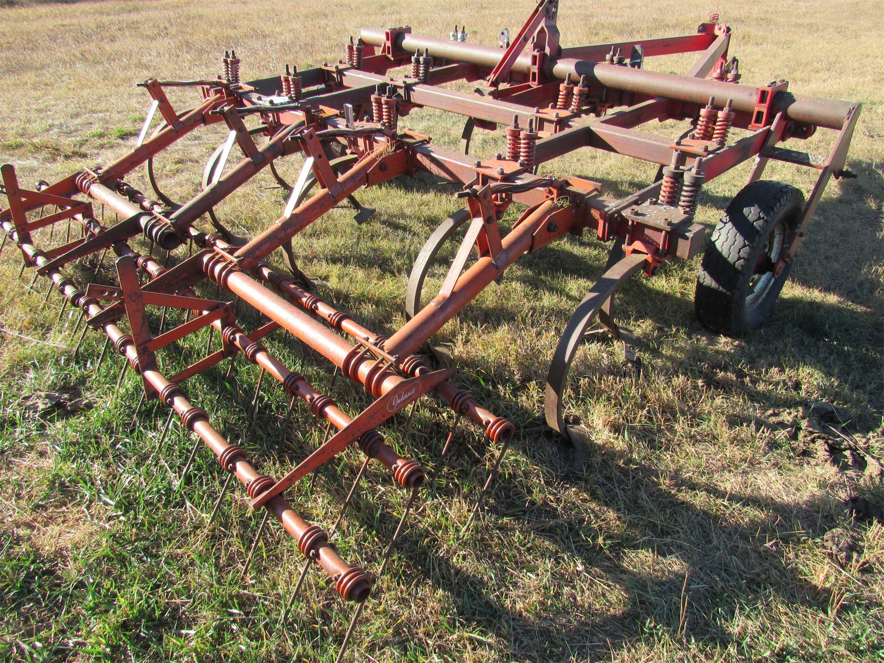 10ft IH Heavy Duty Cultivator complete with tine harrows