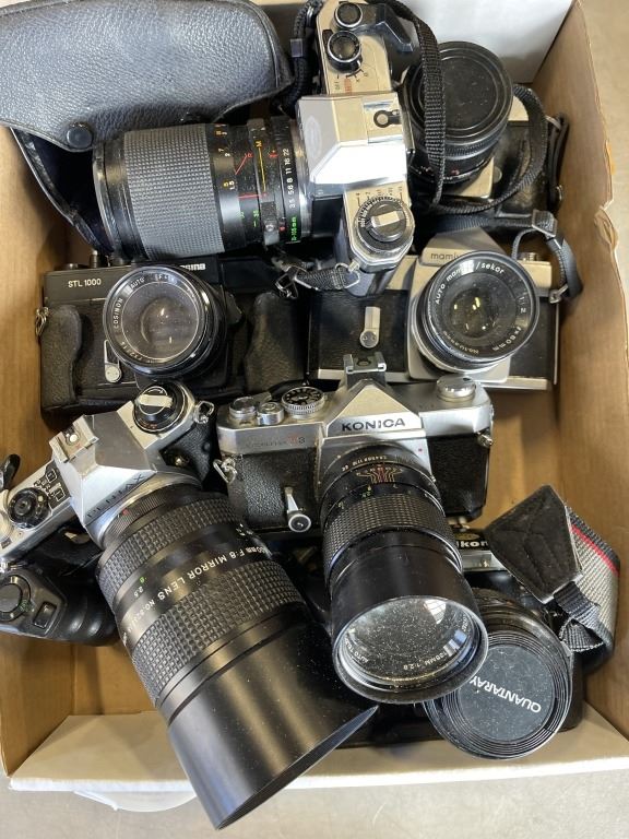 TRAY OF ASSORTED VINTAGE 35MM CAMERAS TRAY OF ASSORTED VINTAGE 35MM CAMERAS