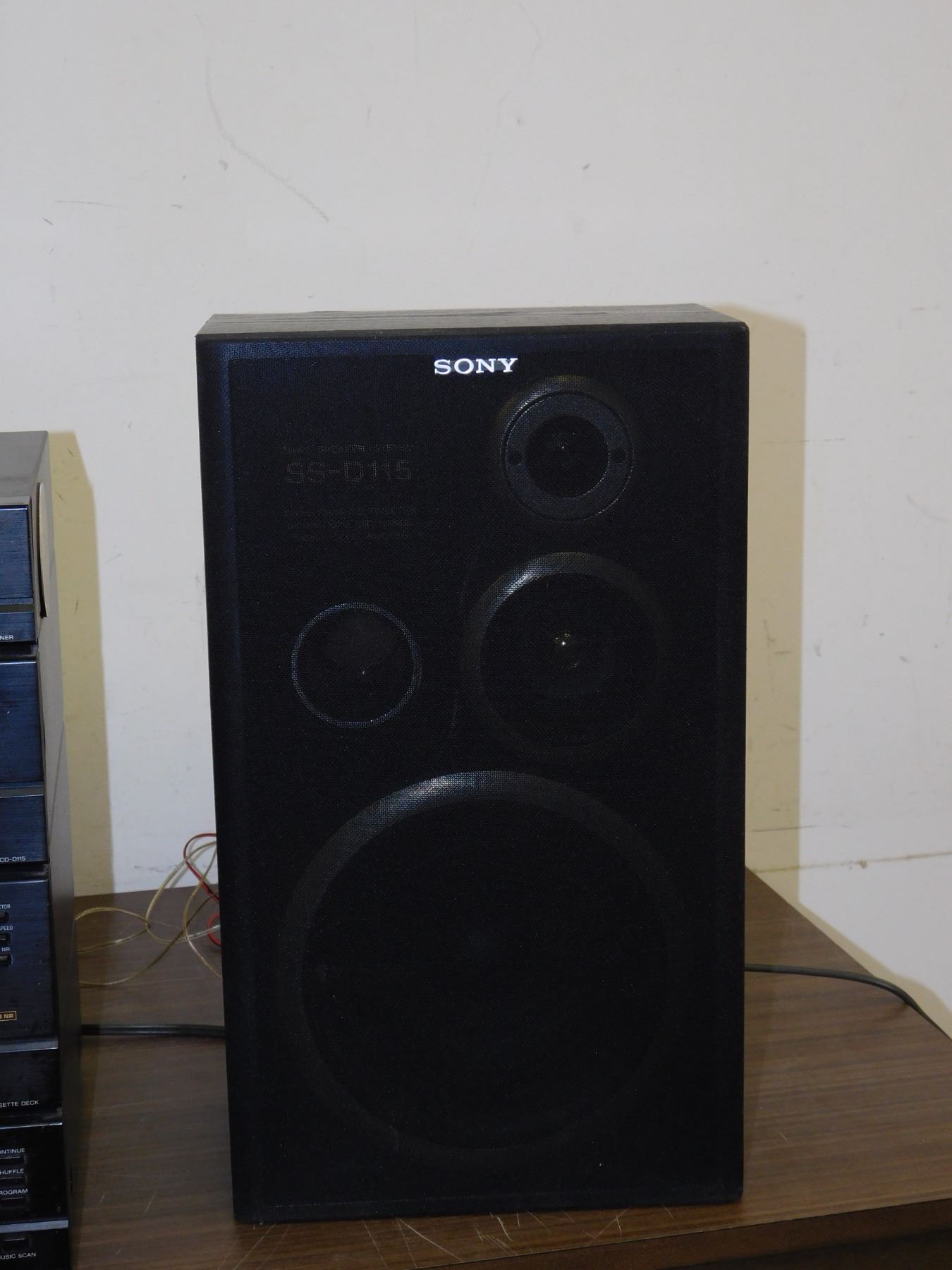 Sony LBT-D115 Console Stereo All-in-One w 2 Speakers