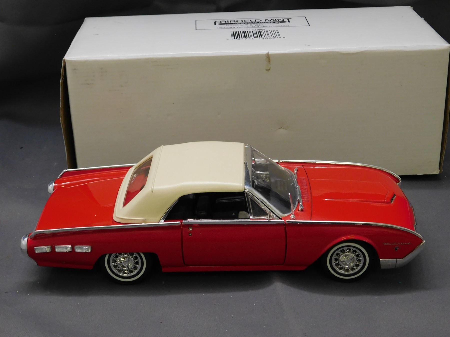 Die Cast Metal Collectible Fairfield Mint 1:18 Scale 1962 Ford ...