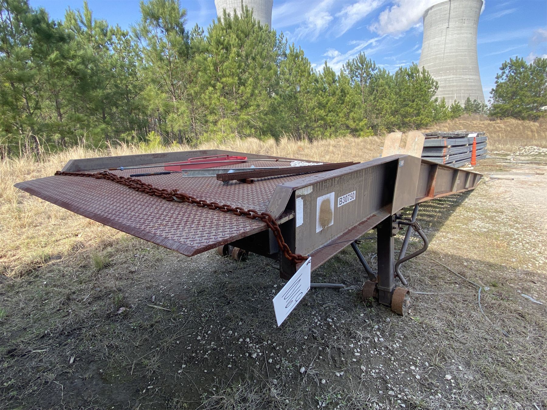 VESTIL YR-30-8536 PORTABLE LOADING RAMP - Test Site