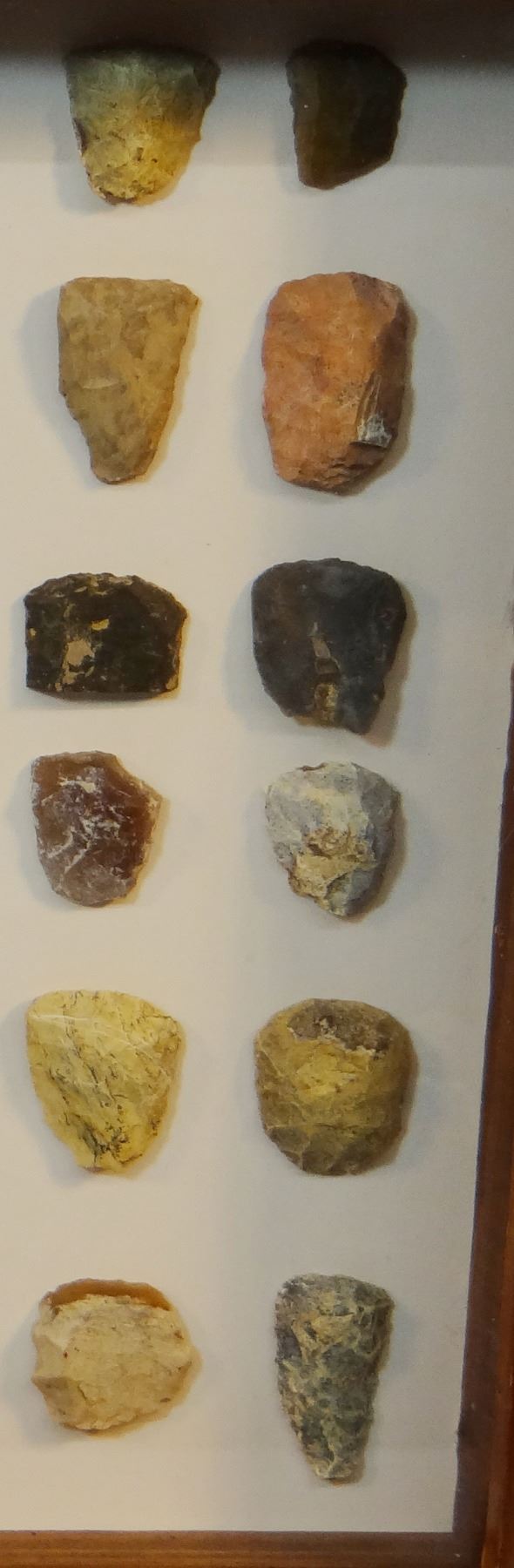 Native American Artifact Frame: 33 stone thumb scrapers, Dago Hill ...