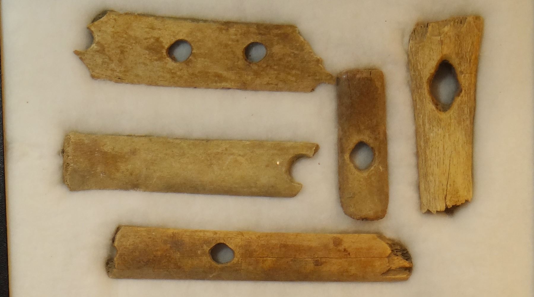 Native American Artifact Case: 9 Indian bone tools and 7 stone arrow ...