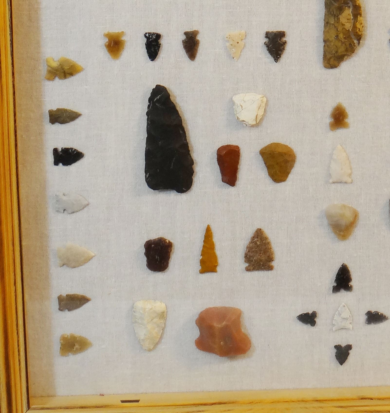 Native American Artifact Frame: 116 pcs., 24 scrapers, 6 knives, 86 ...