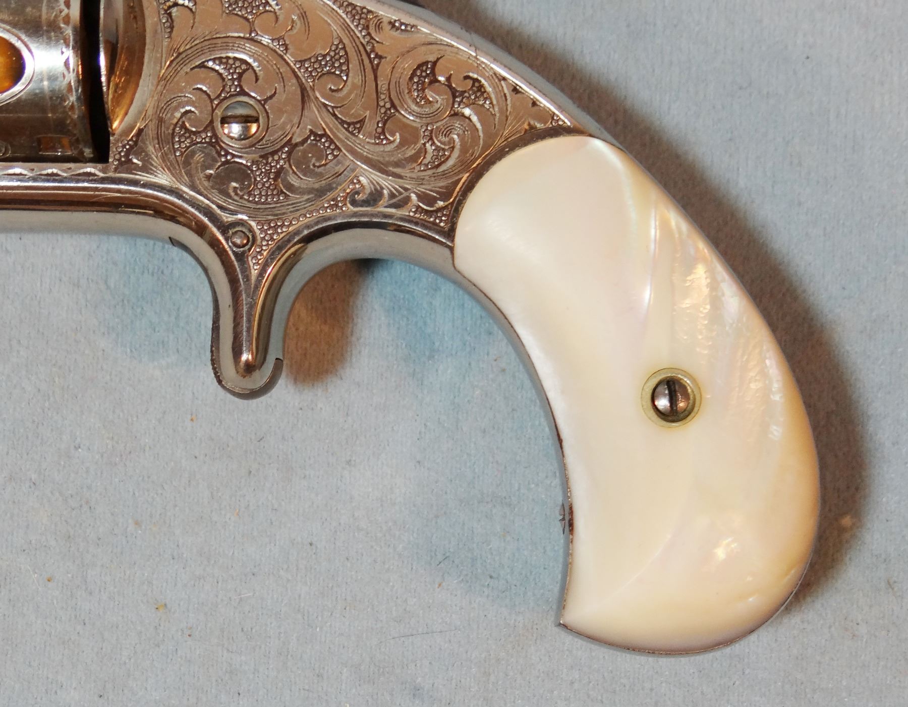 S & W No. 1 « Issue, cal. 32 R. F., gold, silver & nickel finish, punch ...