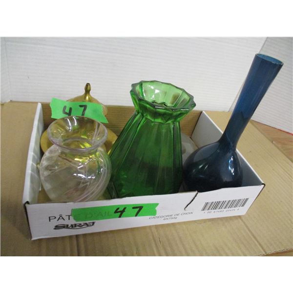 ESTATE: FLAT C/W GLASS & BRASSWARE
