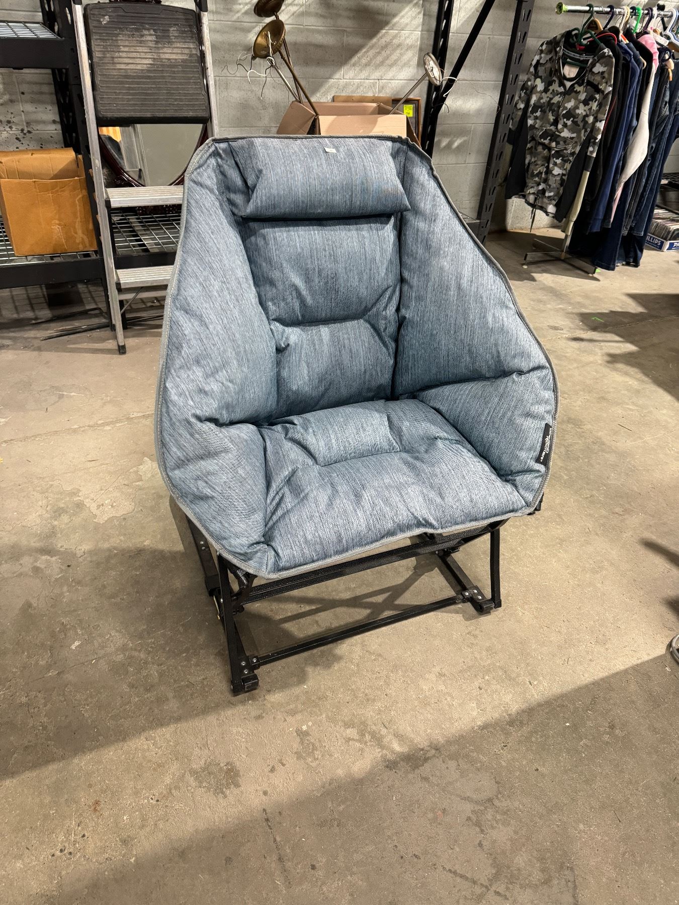 Diamond rocker folding chair