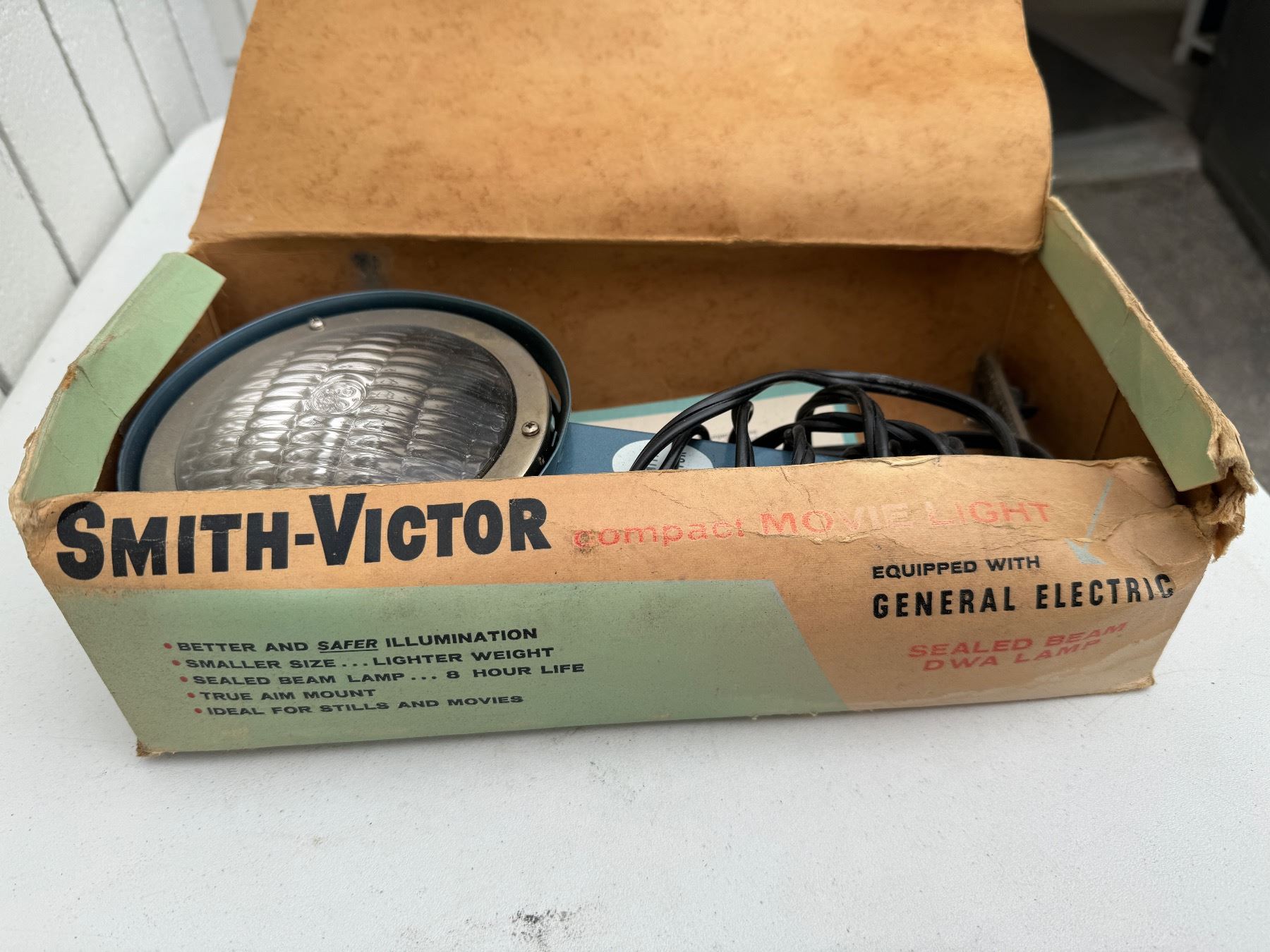 Smith-victor compact movie light