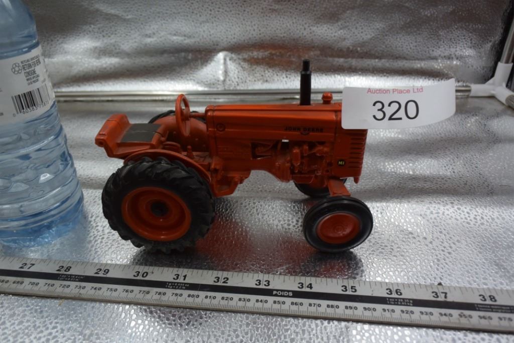 John Deere "MI" tractor, Orange