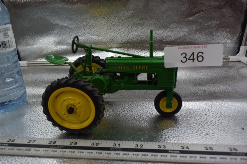 John Deere Tractor JD"HN" Tractor 2000 Collector